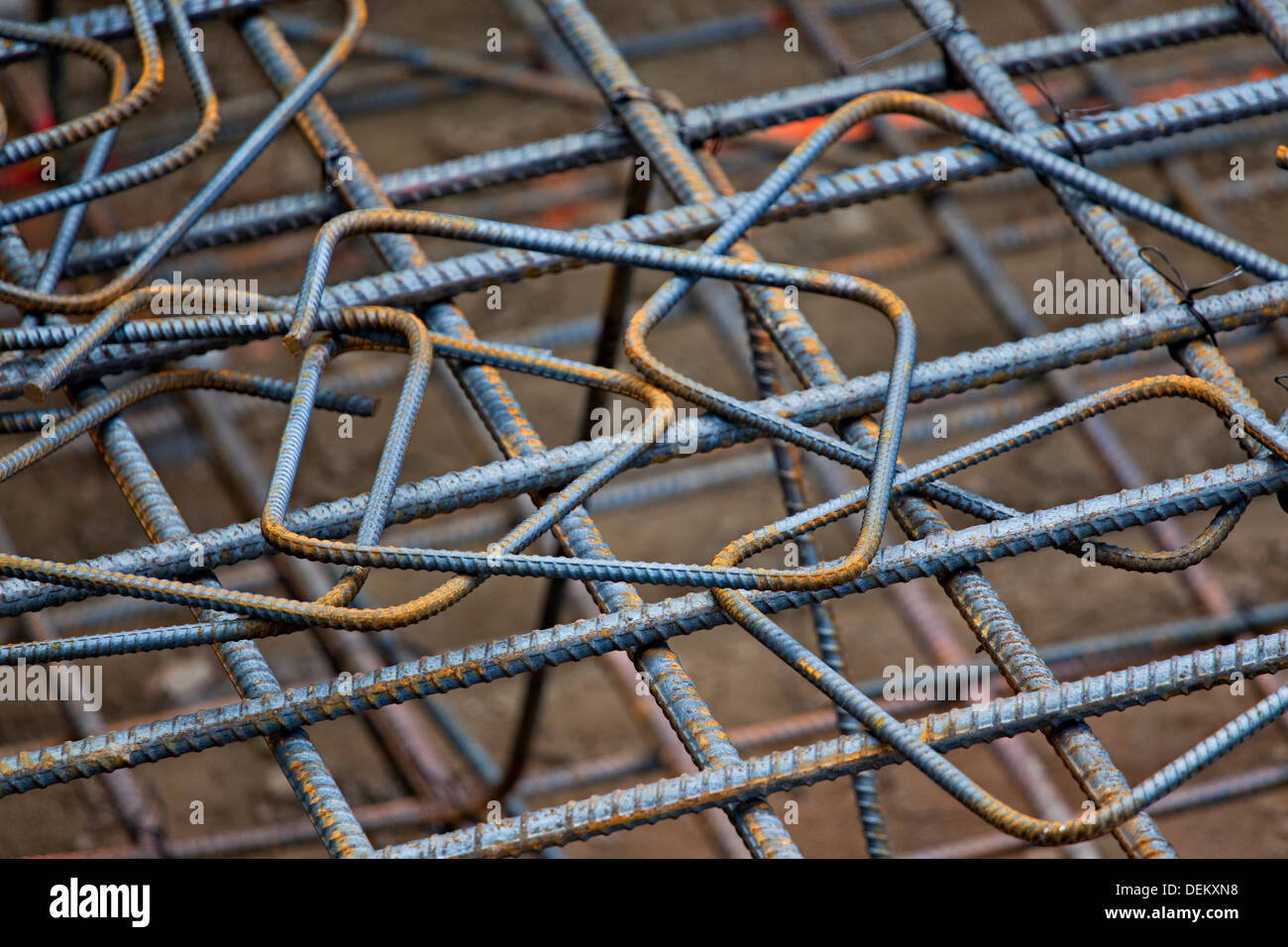Close up of metal chain links and rebar Stock Photo - Alamy