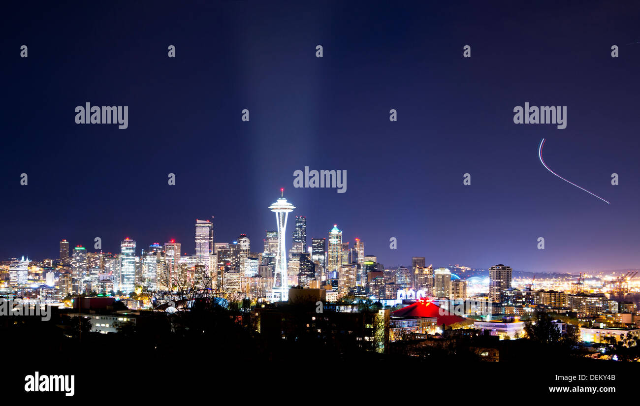 Seattle skyline night hi-res stock photography and images - Alamy