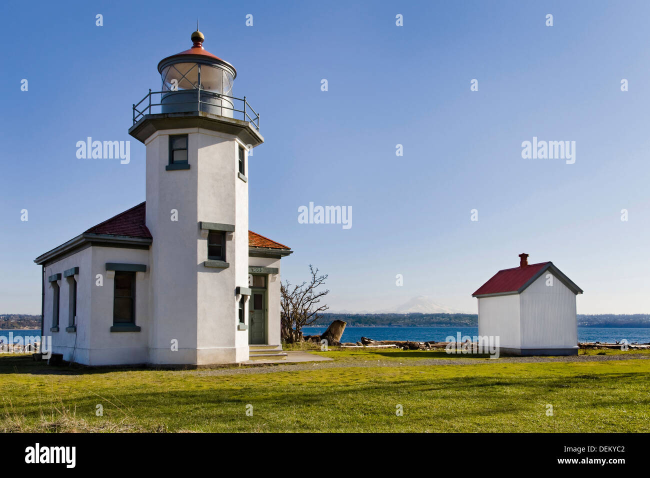 Lighthouse overlooking ocean, Point Robertson, Washington, United ...