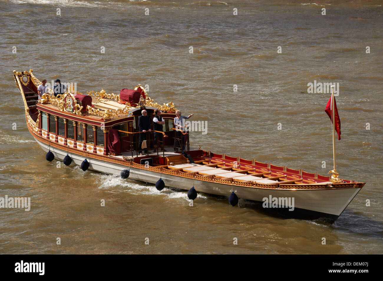 Golden jubilee royal barge hi-res stock photography and images - Alamy