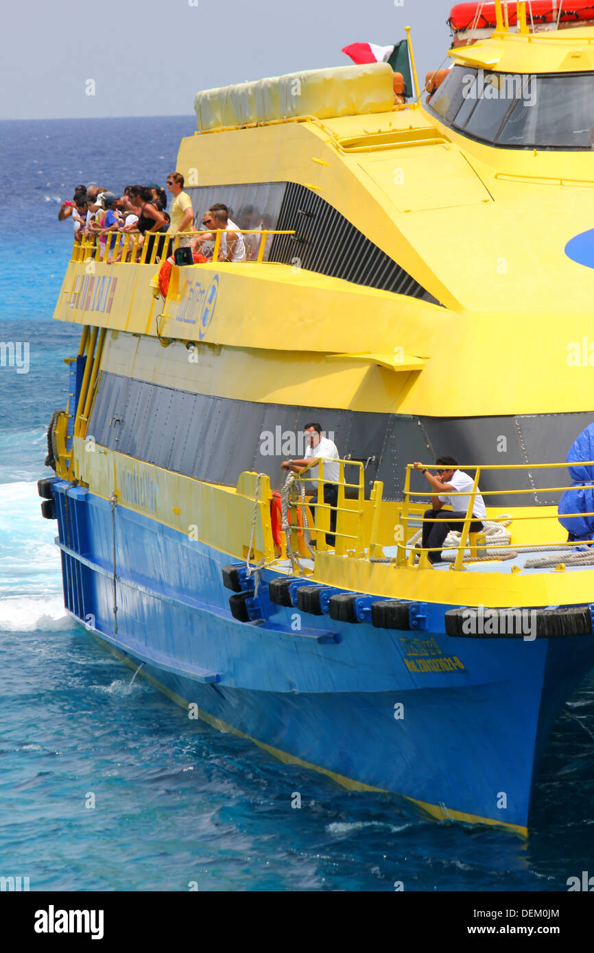 Tourist arriving to Cozumel Island main pier Stock Photo - Alamy
