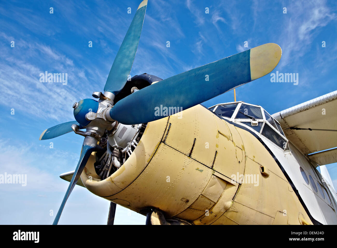 Old cargo plane hi-res stock photography and images - Alamy