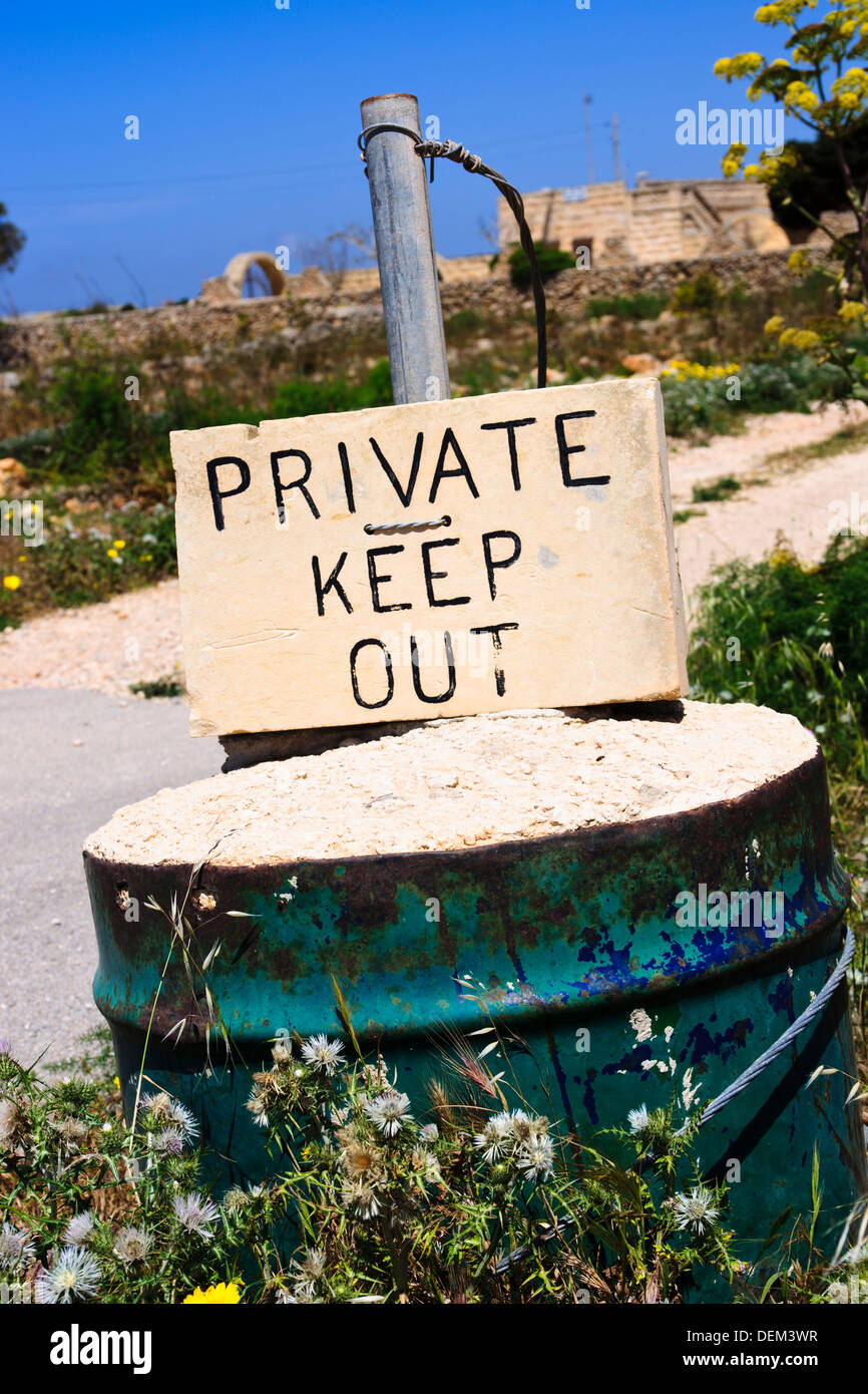 Sign "Private Keep Out Stock Photo - Alamy