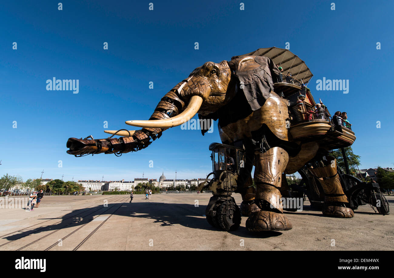 Mechanical Elephant Nantes High Resolution Stock Photography and Images ...