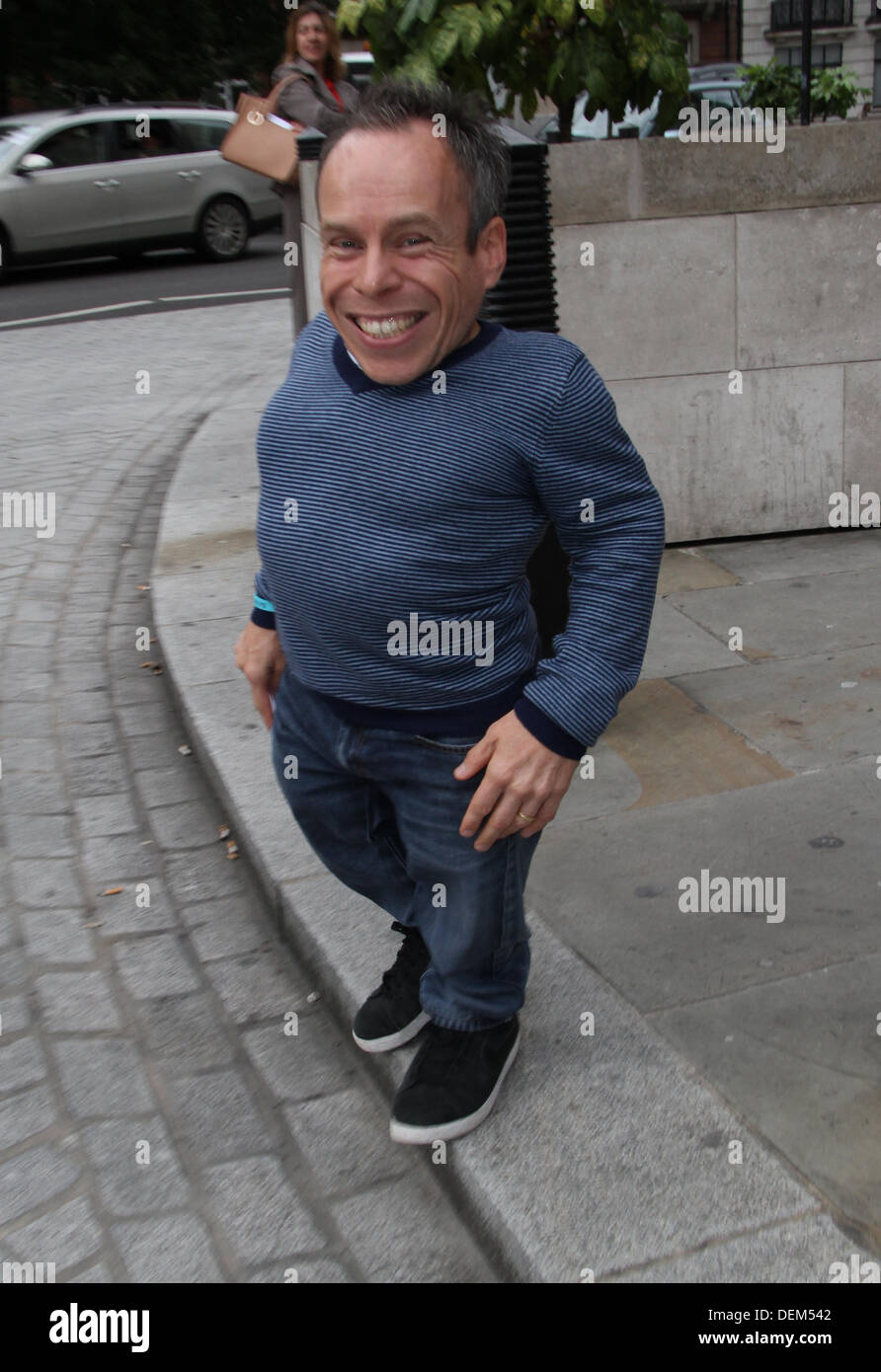 Warwick davis hi-res stock photography and images - Alamy