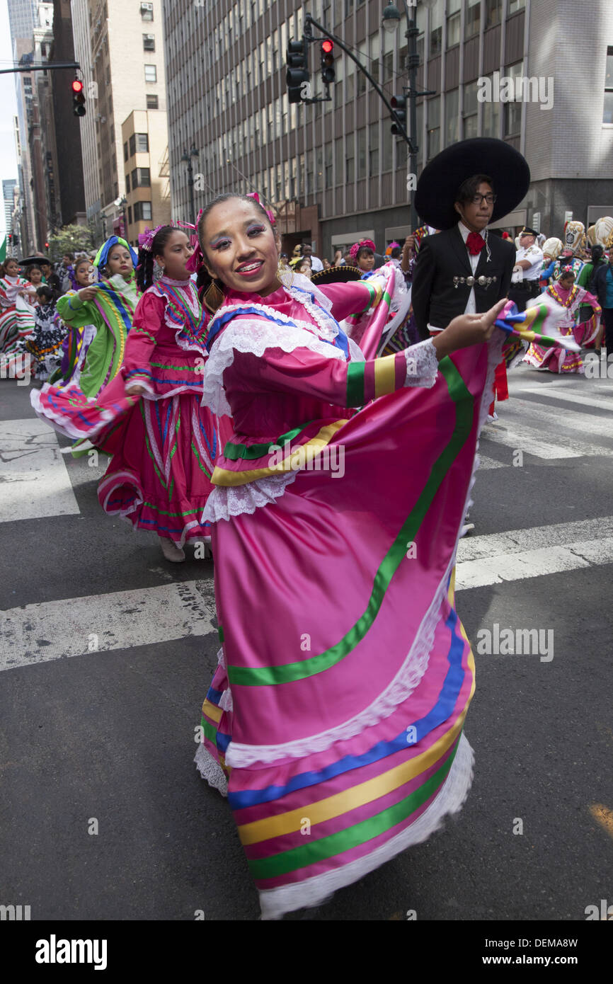Mexican Independence Day Parade on Madison Avenue, NYC Stock Photo - Alamy