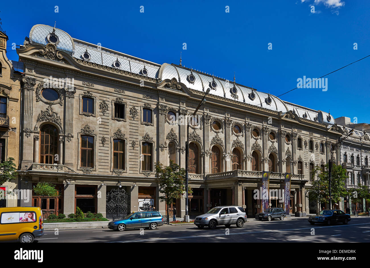 Magnificent building hi-res stock photography and images - Alamy