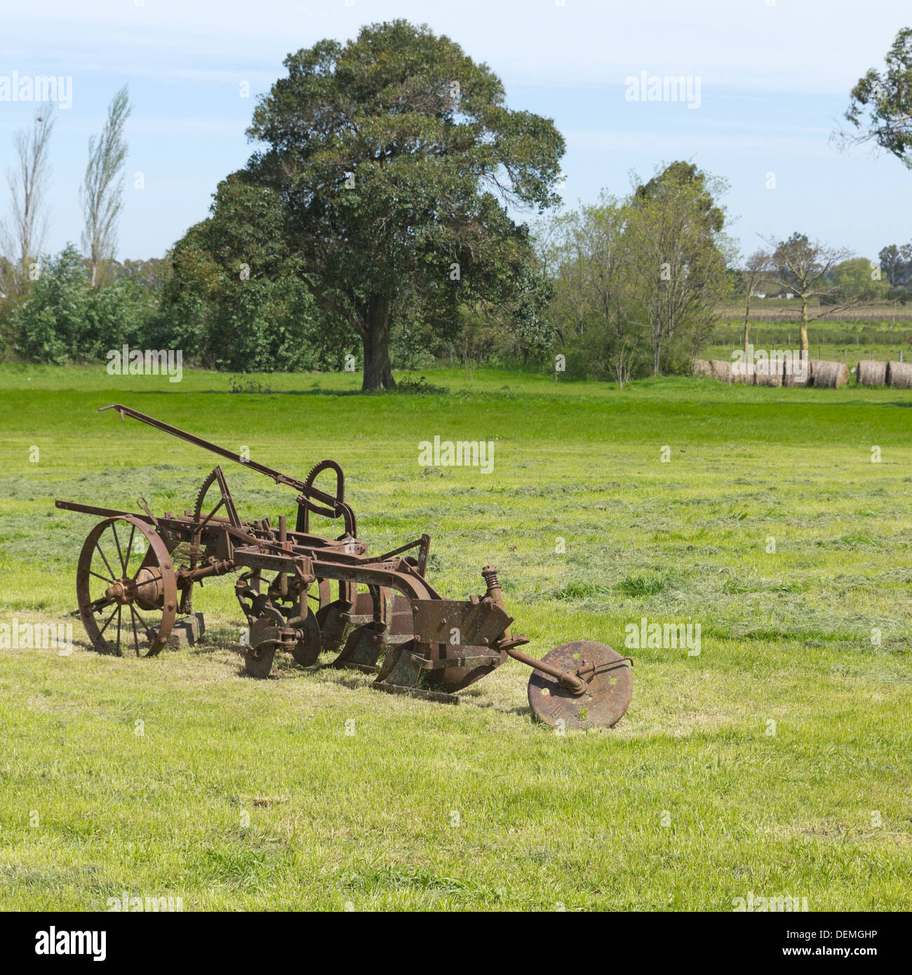 Vintage rusty mower hi-res stock photography and images - Alamy