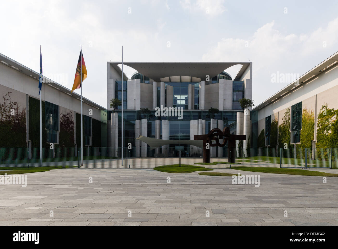 Federal Chancellery, Home of the Chancellor and the Chancellery staff ...