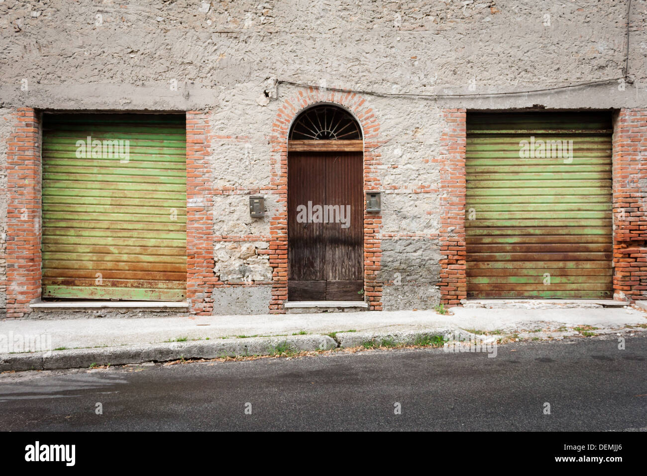 Architectural detail of an abandoned old building Stock Photo - Alamy