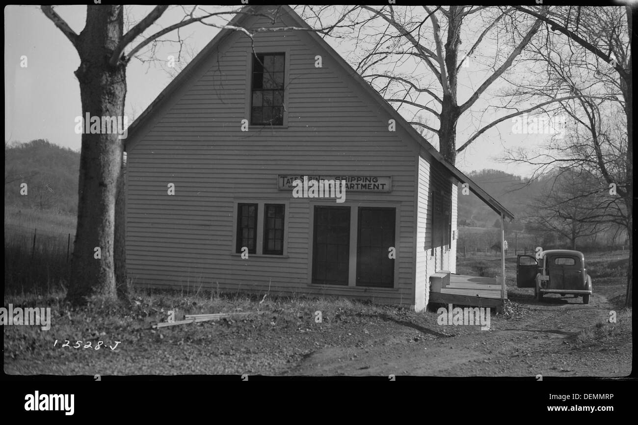 Shipping room Black and White Stock Photos & Images - Alamy