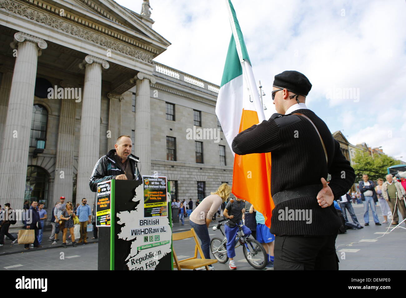 Irish republican colour party hi-res stock photography and images - Alamy