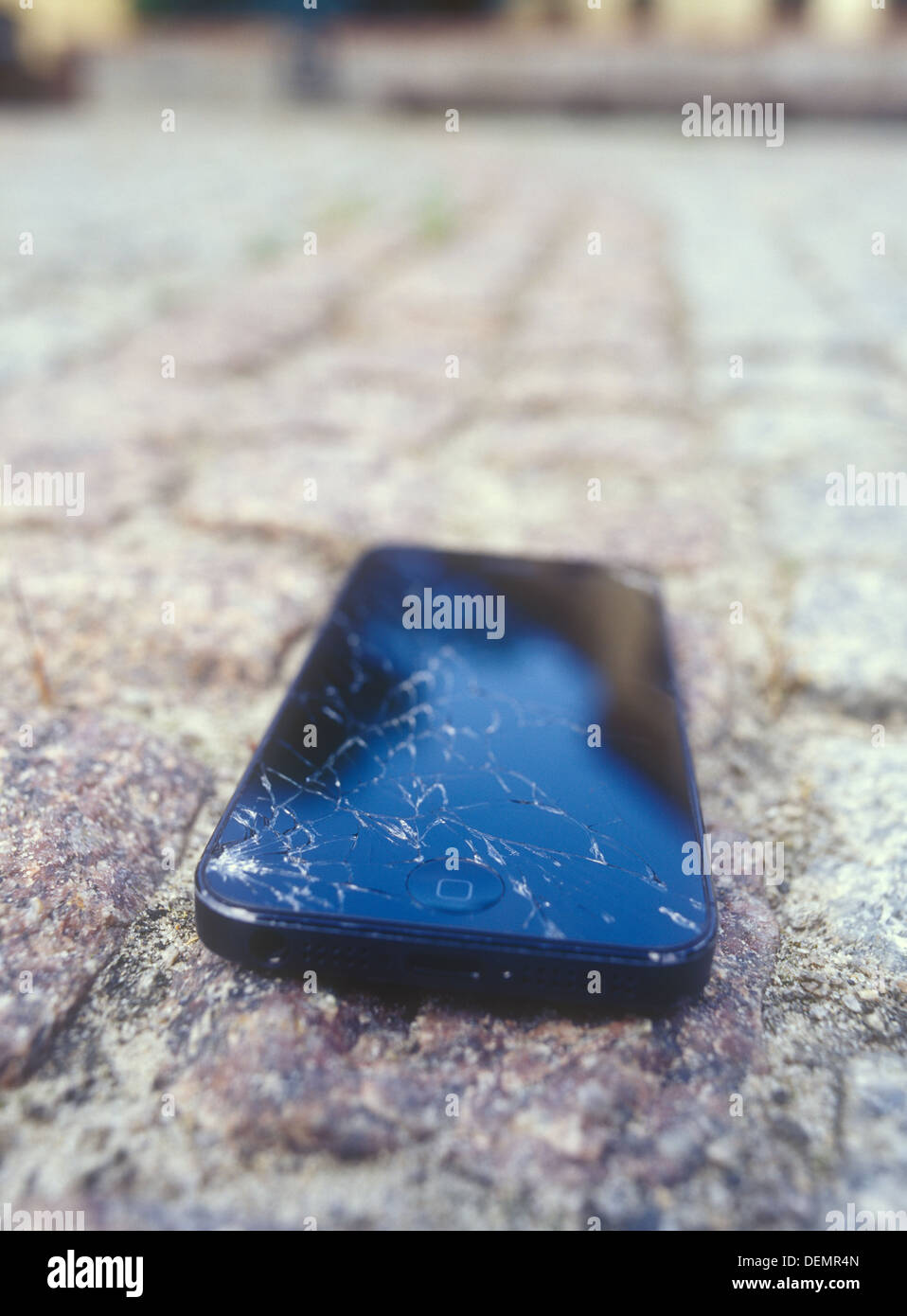 Broken mobile device Stock Photo - Alamy