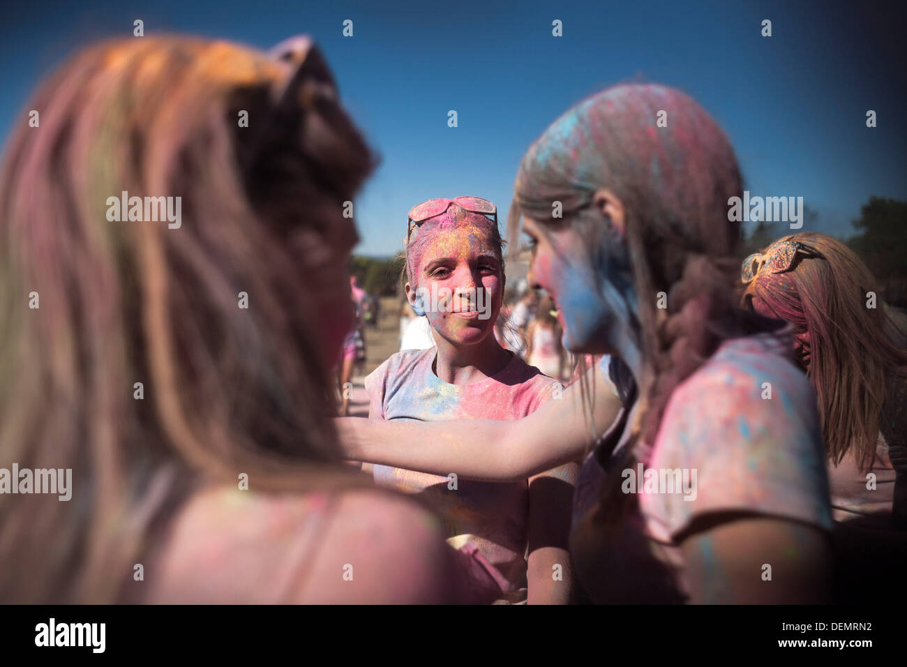 Holi dance of colours hi-res stock photography and images - Alamy