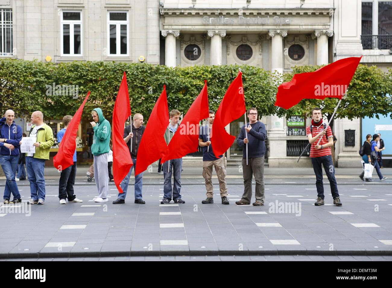 Dublin, Ireland. 21th September 2013. Anti-fascicst activists hold red ...