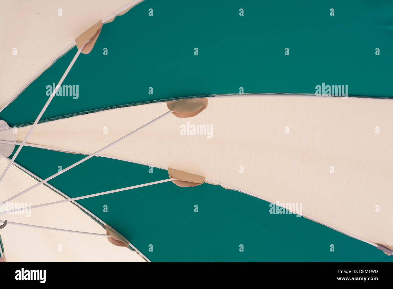 Inside of beach umbrella Stock Photo - Alamy