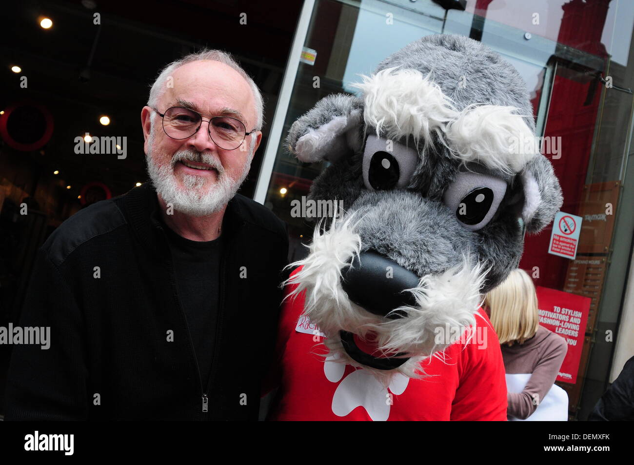 London, UK. 21st Sep, 2013. Actor Peter Egan - Wetnose Ambassador with ...