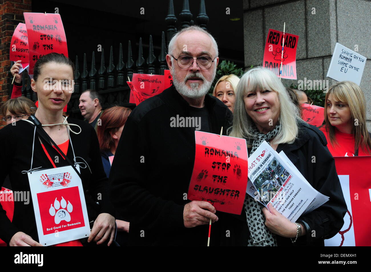 London, UK. 21st Sep, 2013. Actor Peter Egan - Wetnose Ambassador with ...