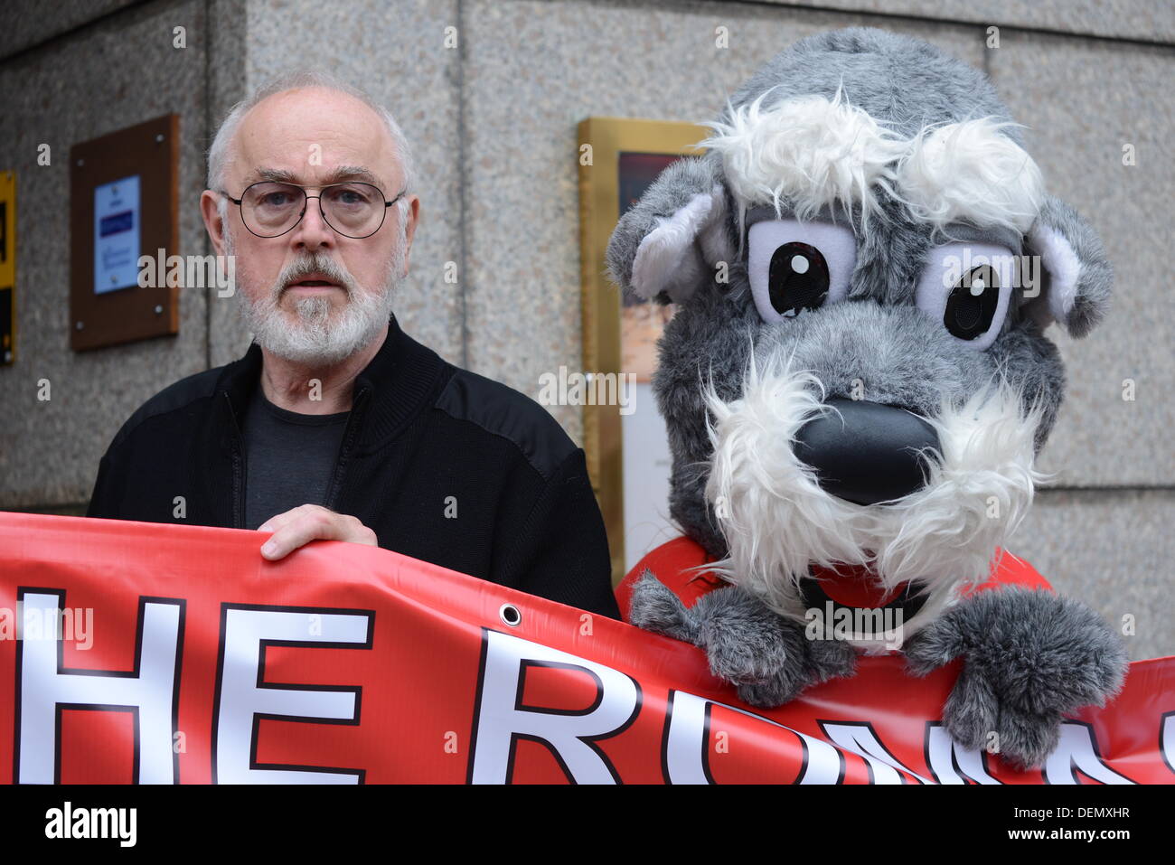 London, UK. 21st Sep, 2013. Actor Peter Egan - Wetnose Ambassador with ...
