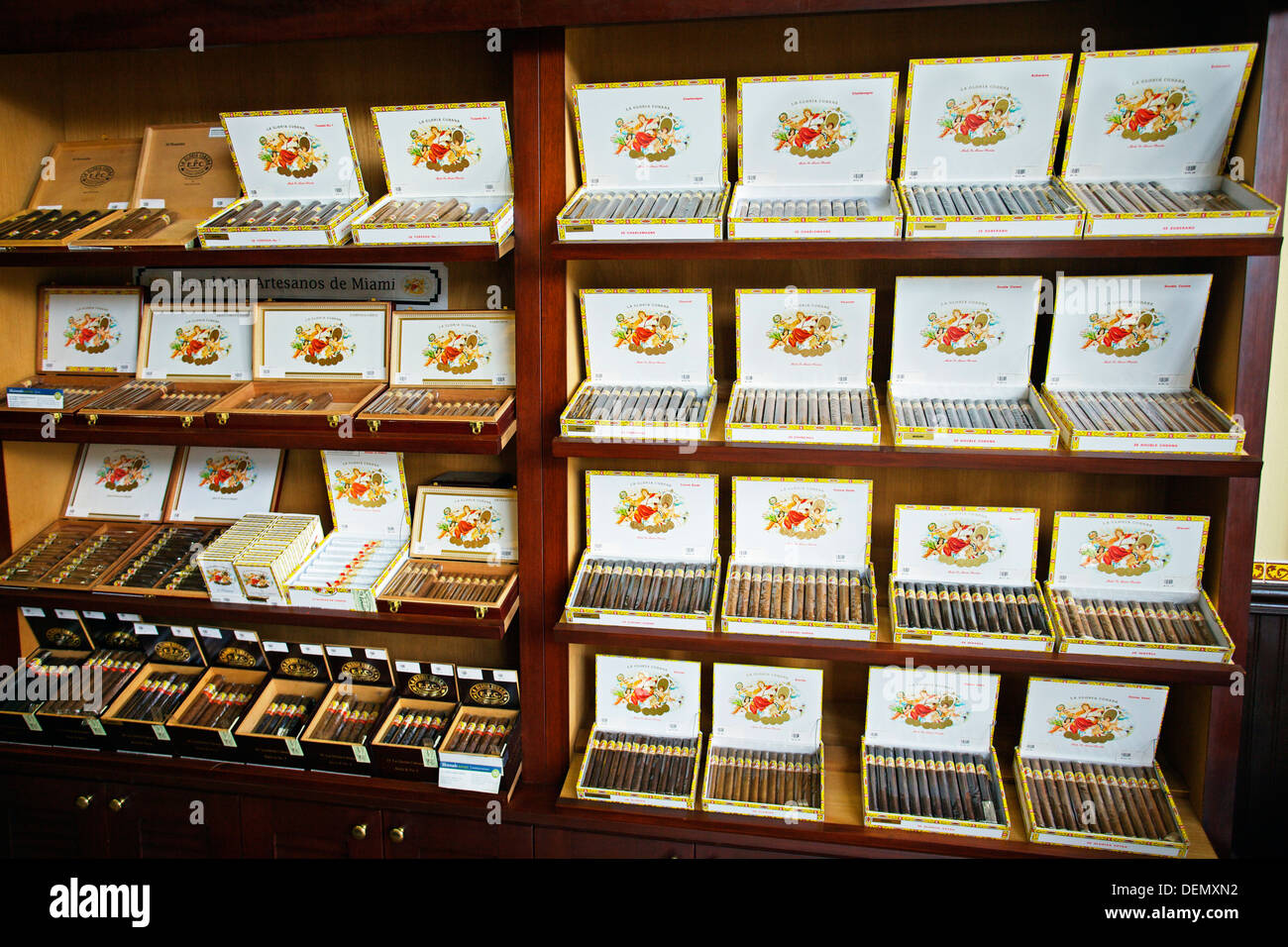 Havana cigars hi-res stock photography and images - Alamy