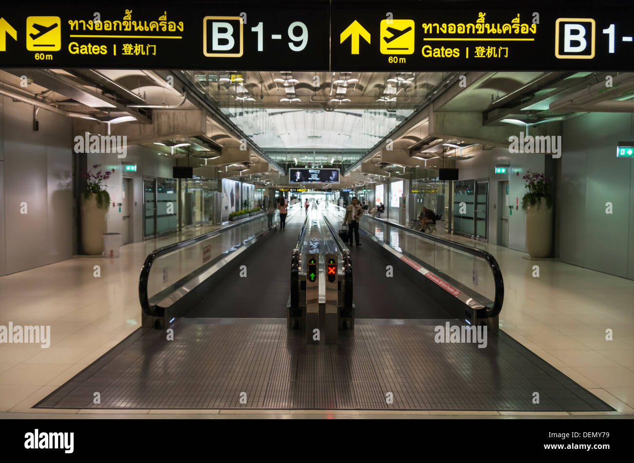 Image of a moving walkway in Bangkok Airport Thailand Stock Photo - Alamy