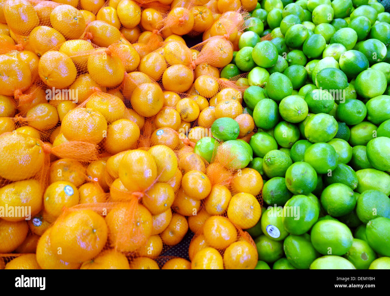 Oranges and lies in a supermarket in Toronto, Canada Stock Photo - Alamy