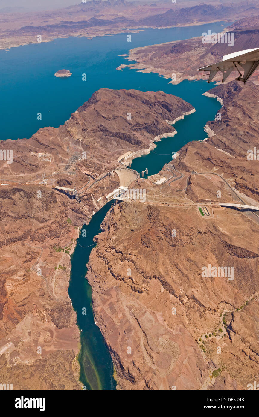 Aerial image of Hoover Dam on the border between the US states of ...