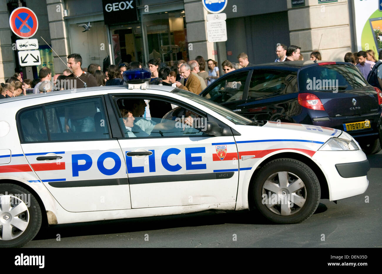 Police paris hi-res stock photography and images - Alamy