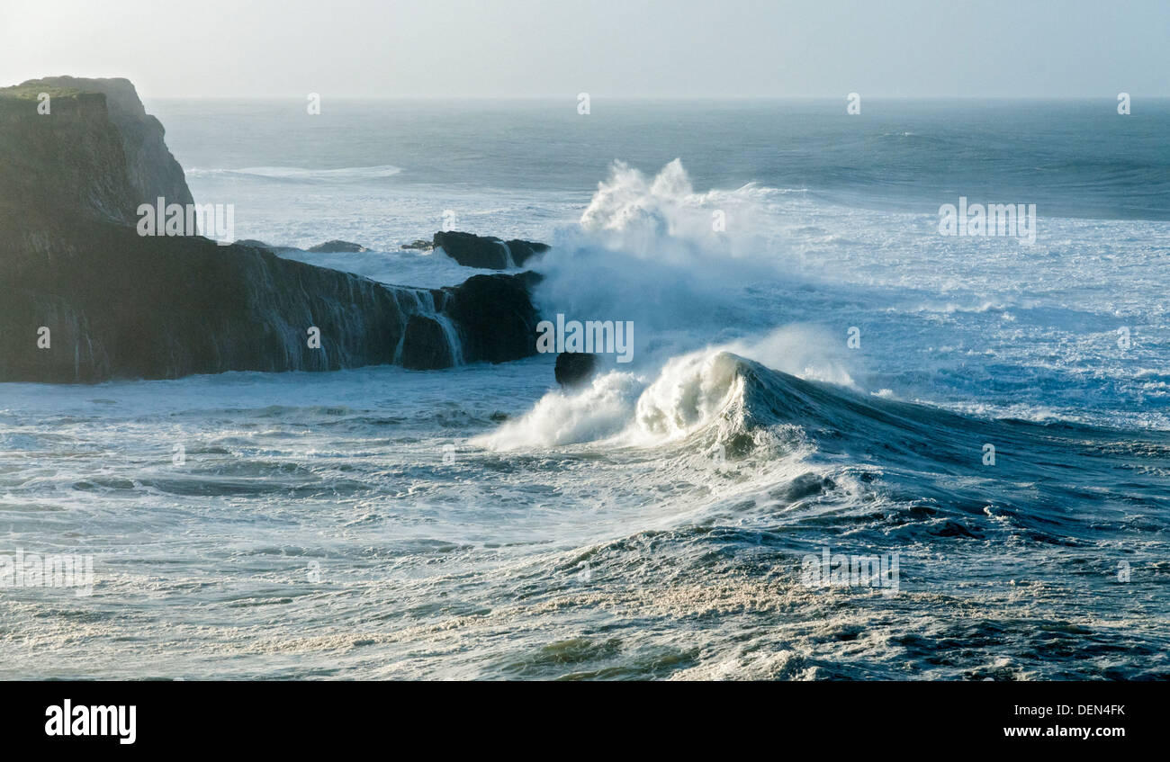 California, Santa Cruz County coast, Pacific Ocean, breaking waves ...