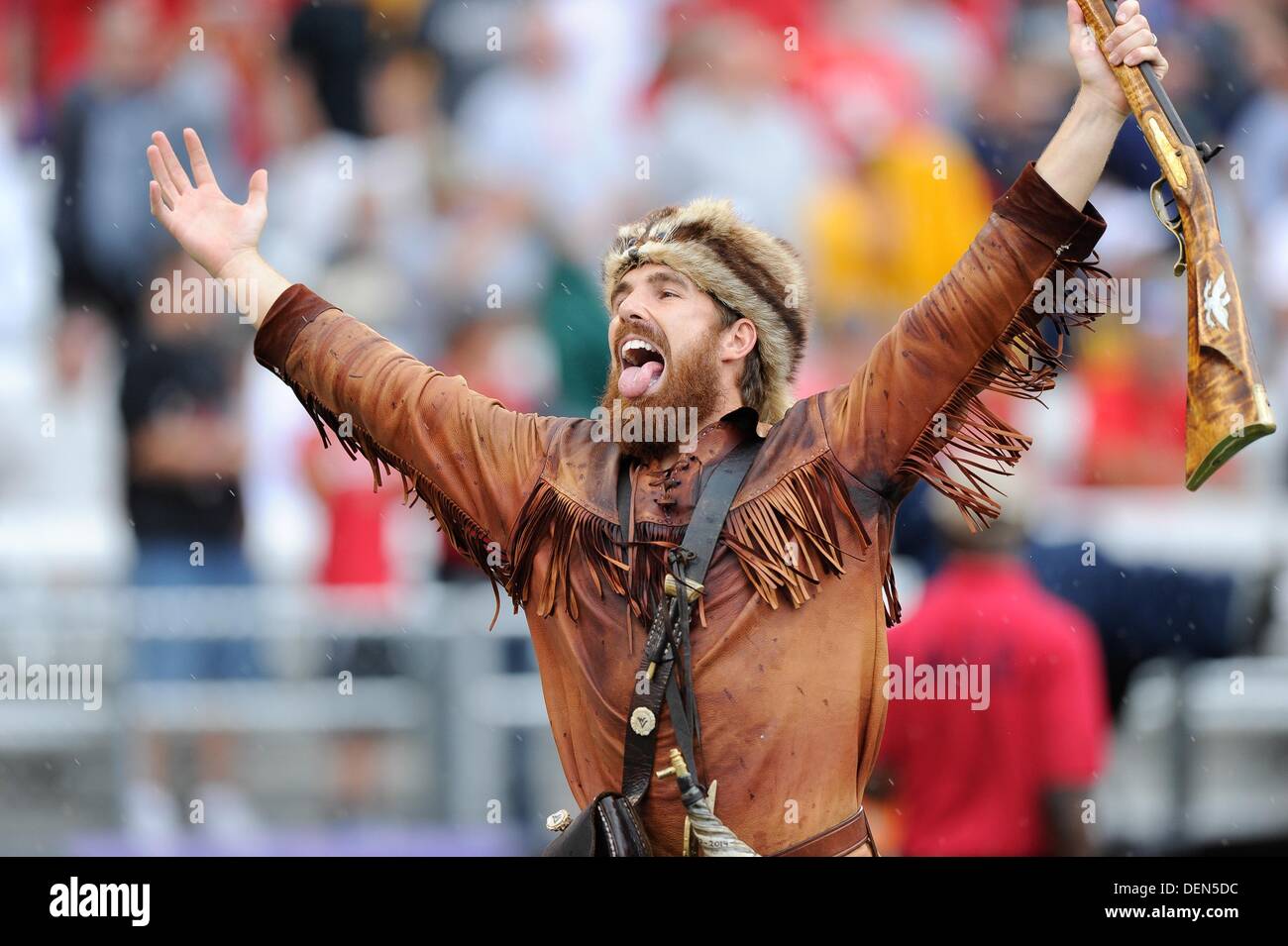 Mountaineers rain hi-res stock photography and images - Alamy