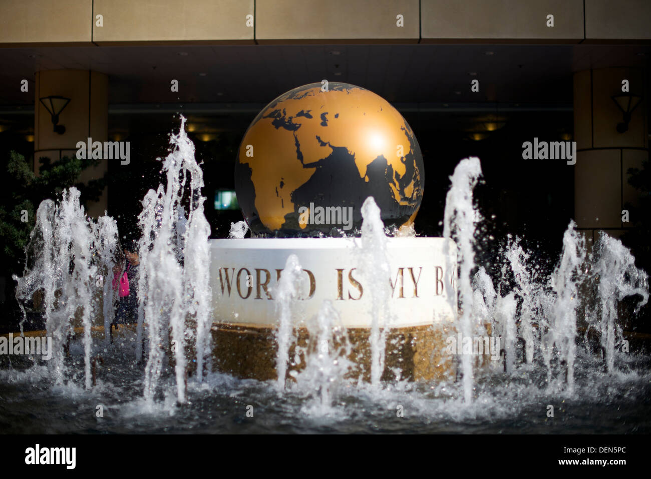 Rotating globe hi-res stock photography and images - Alamy