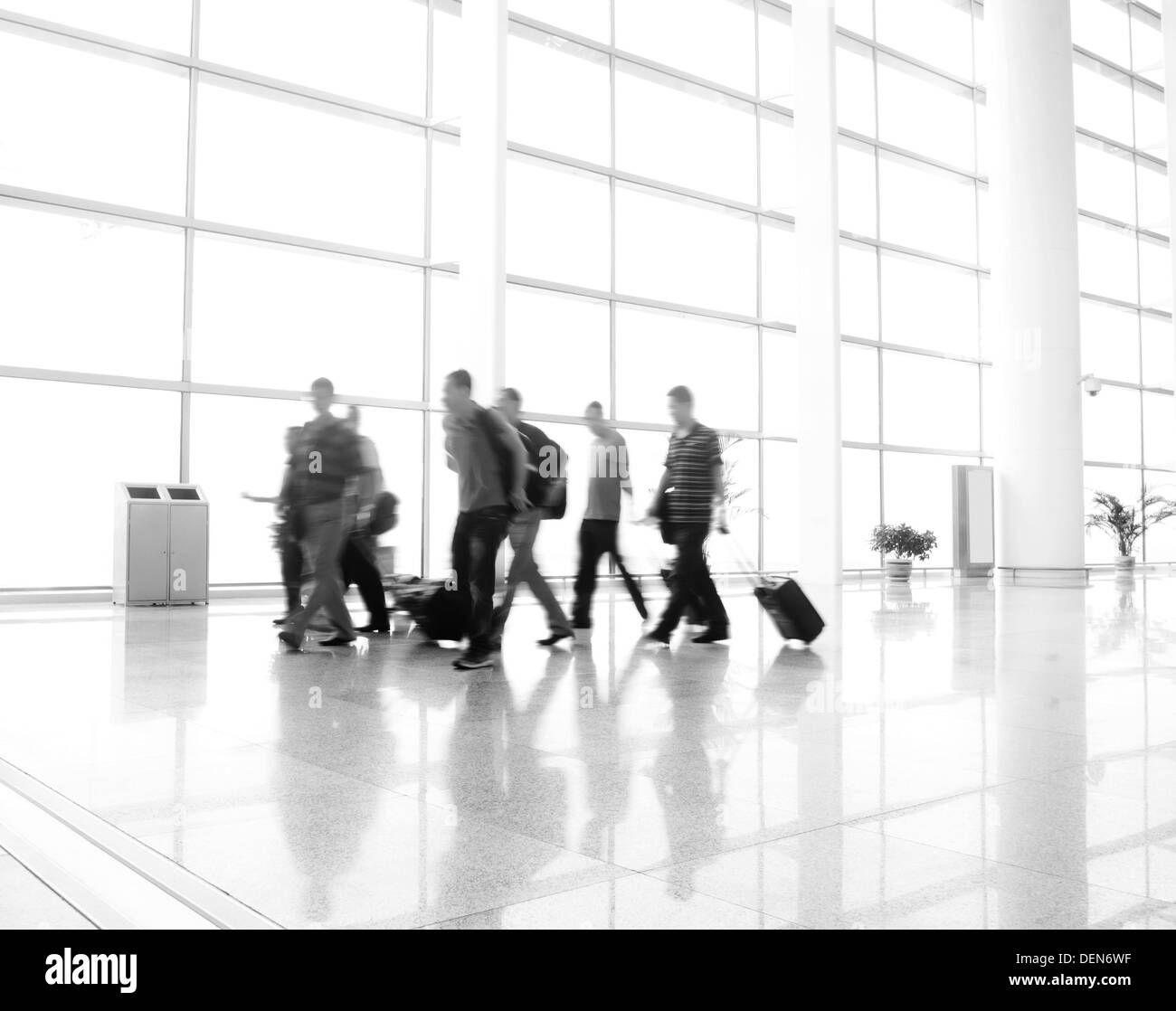 Office building interior + people Black and White Stock Photos & Images ...