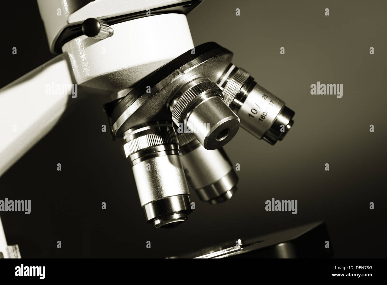Forensic microscope hi-res stock photography and images - Alamy