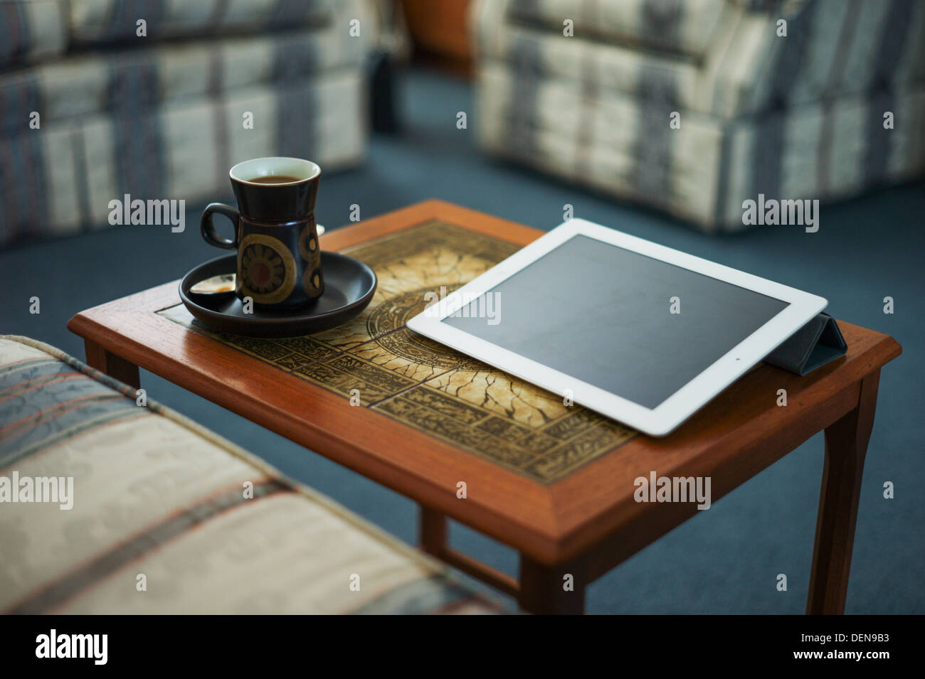 Coffee cup and apple on hi-res stock photography and images - Alamy