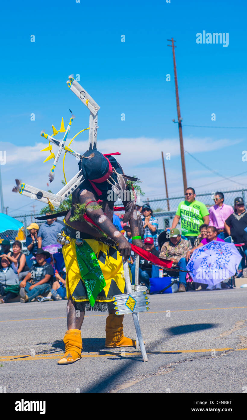 Apache dancer hi-res stock photography and images - Alamy