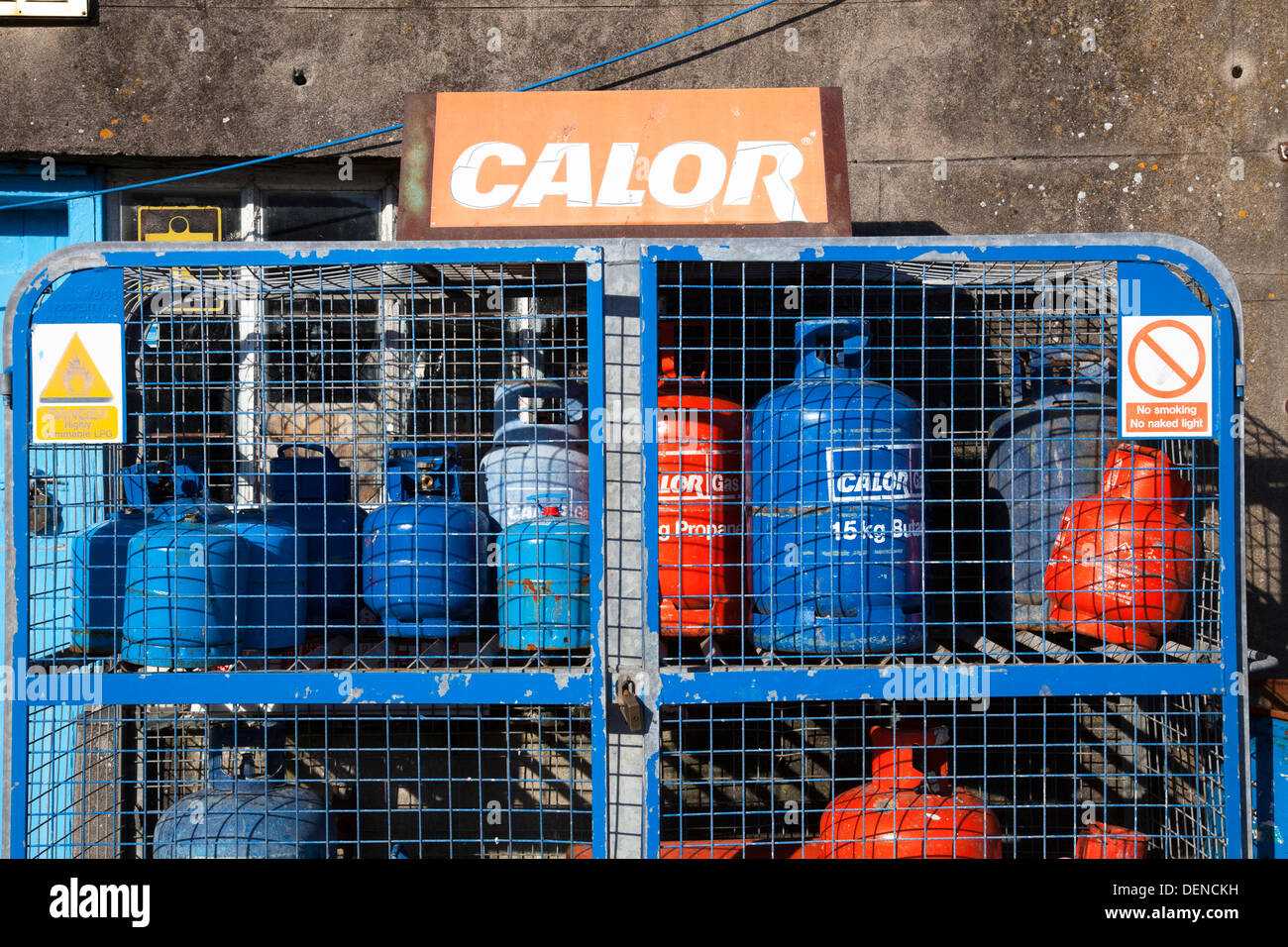 Calor gas cylinders hi-res stock photography and images - Alamy