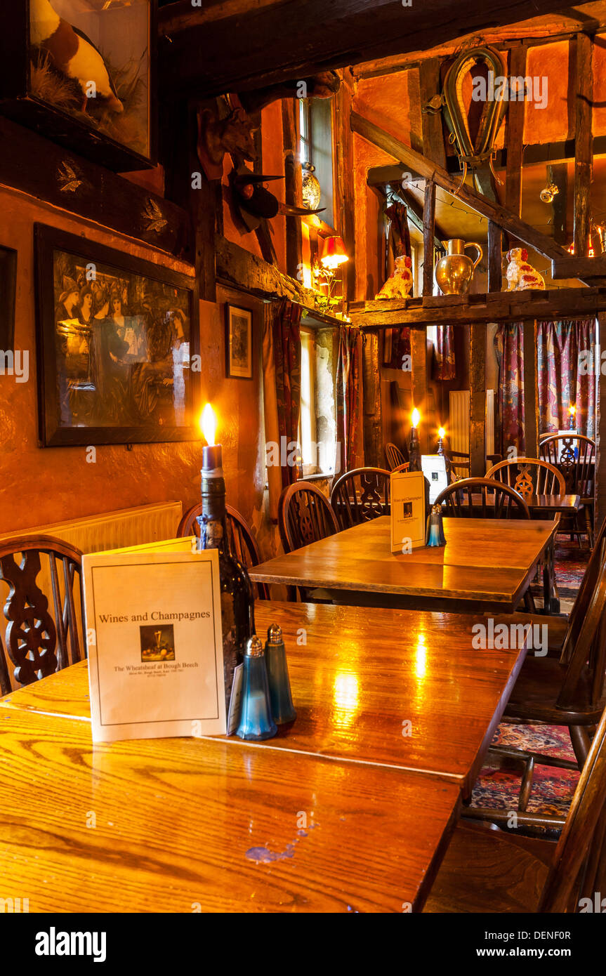 The wheatsheaf hi-res stock photography and images - Alamy