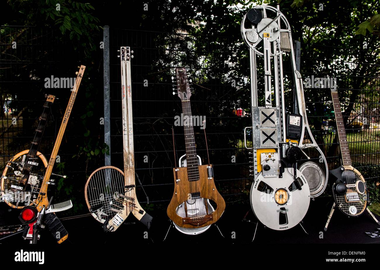 Butlers musical instruments hi-res stock photography and images - Alamy