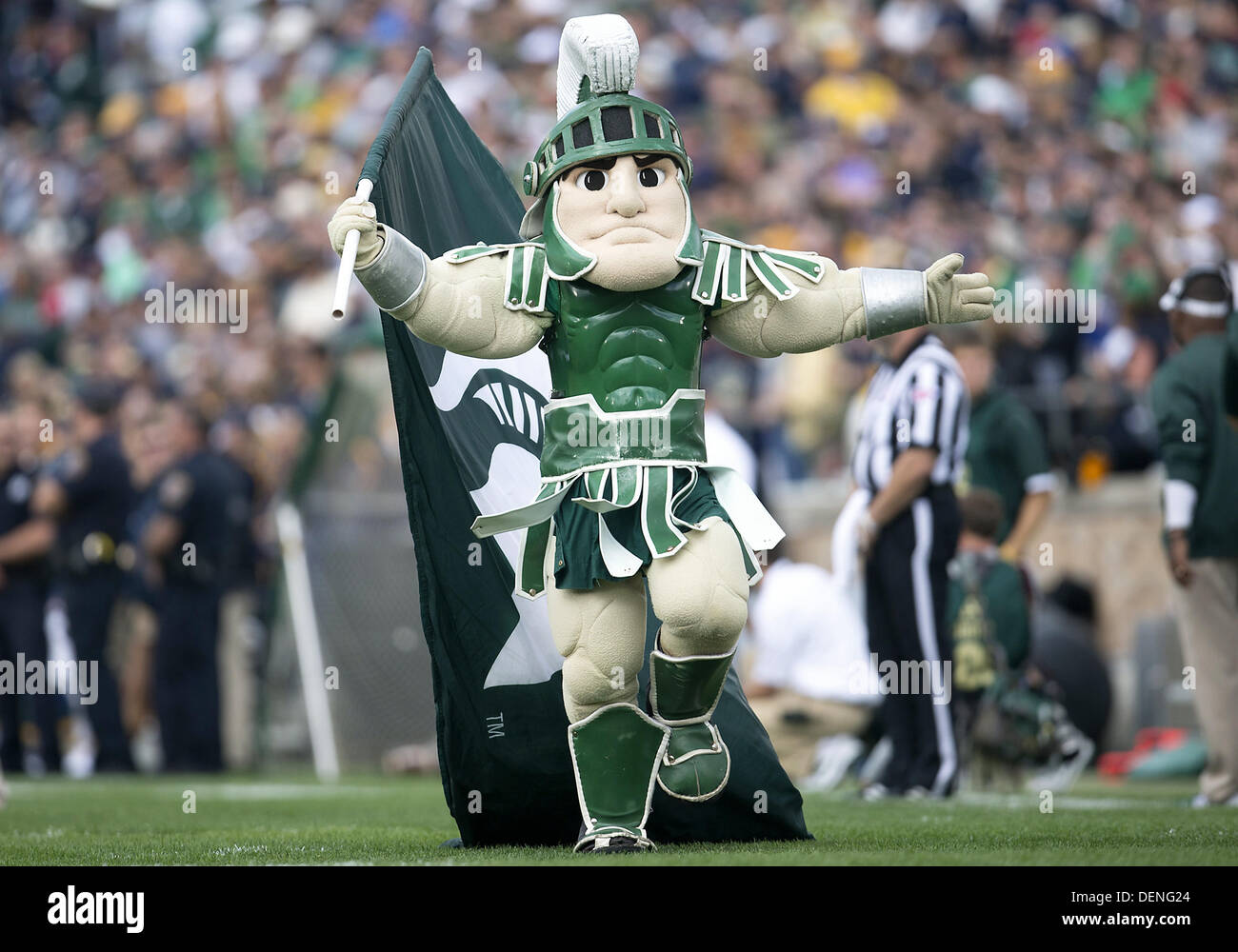 Notre dame fighting irish mascot hi-res stock photography and images ...