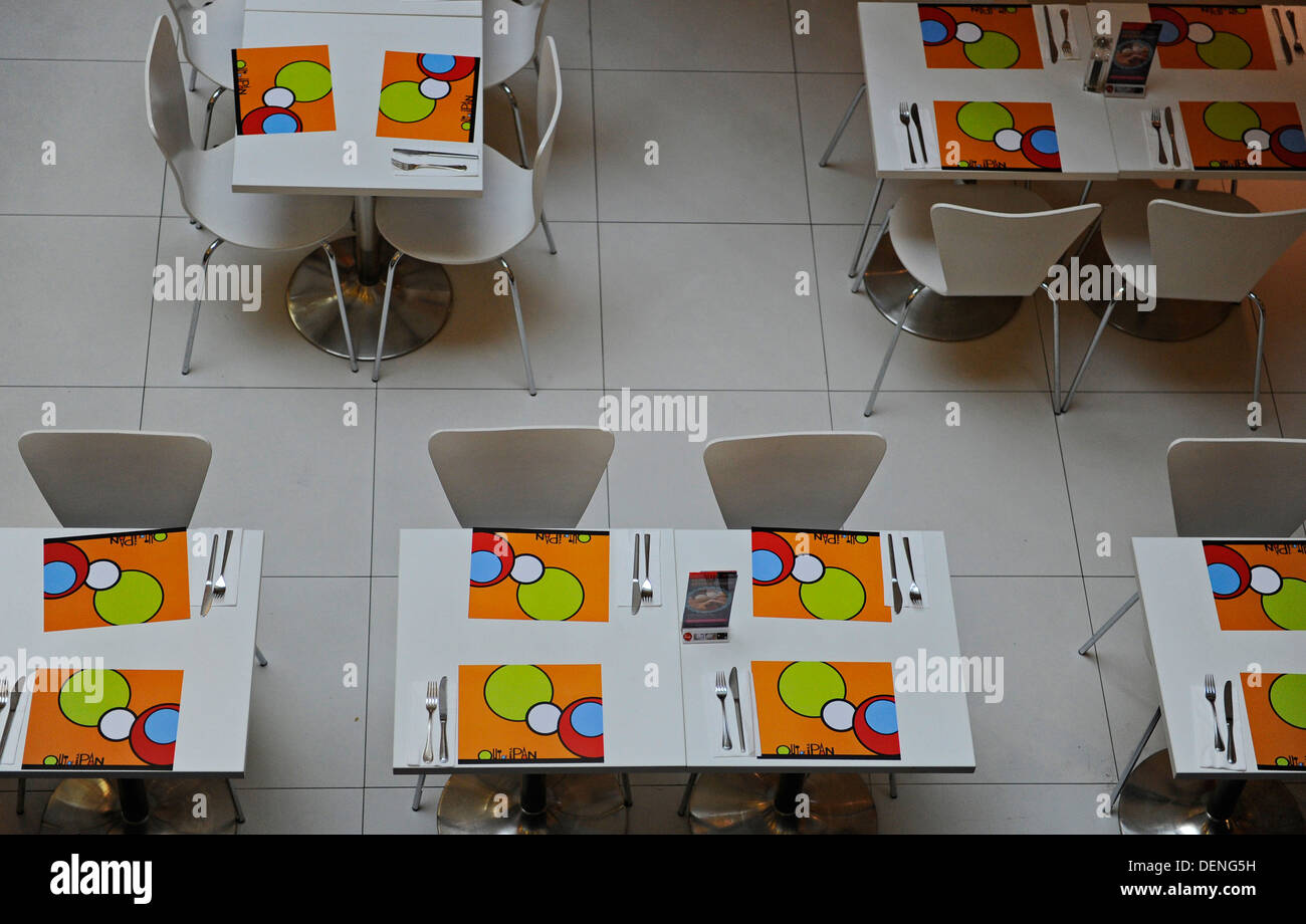 Set out tables hi-res stock photography and images - Alamy