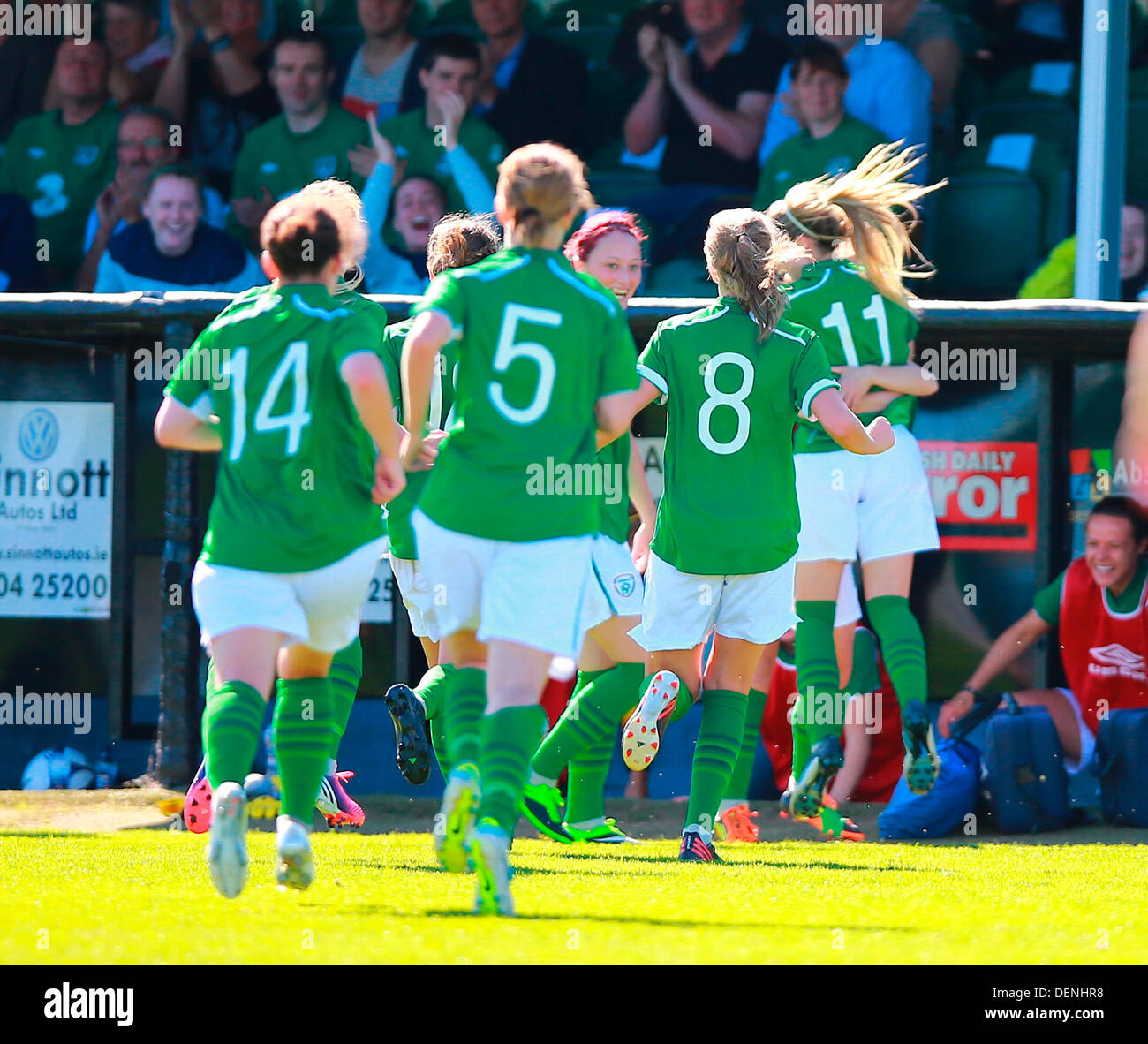 Irish women football team hi-res stock photography and images - Alamy