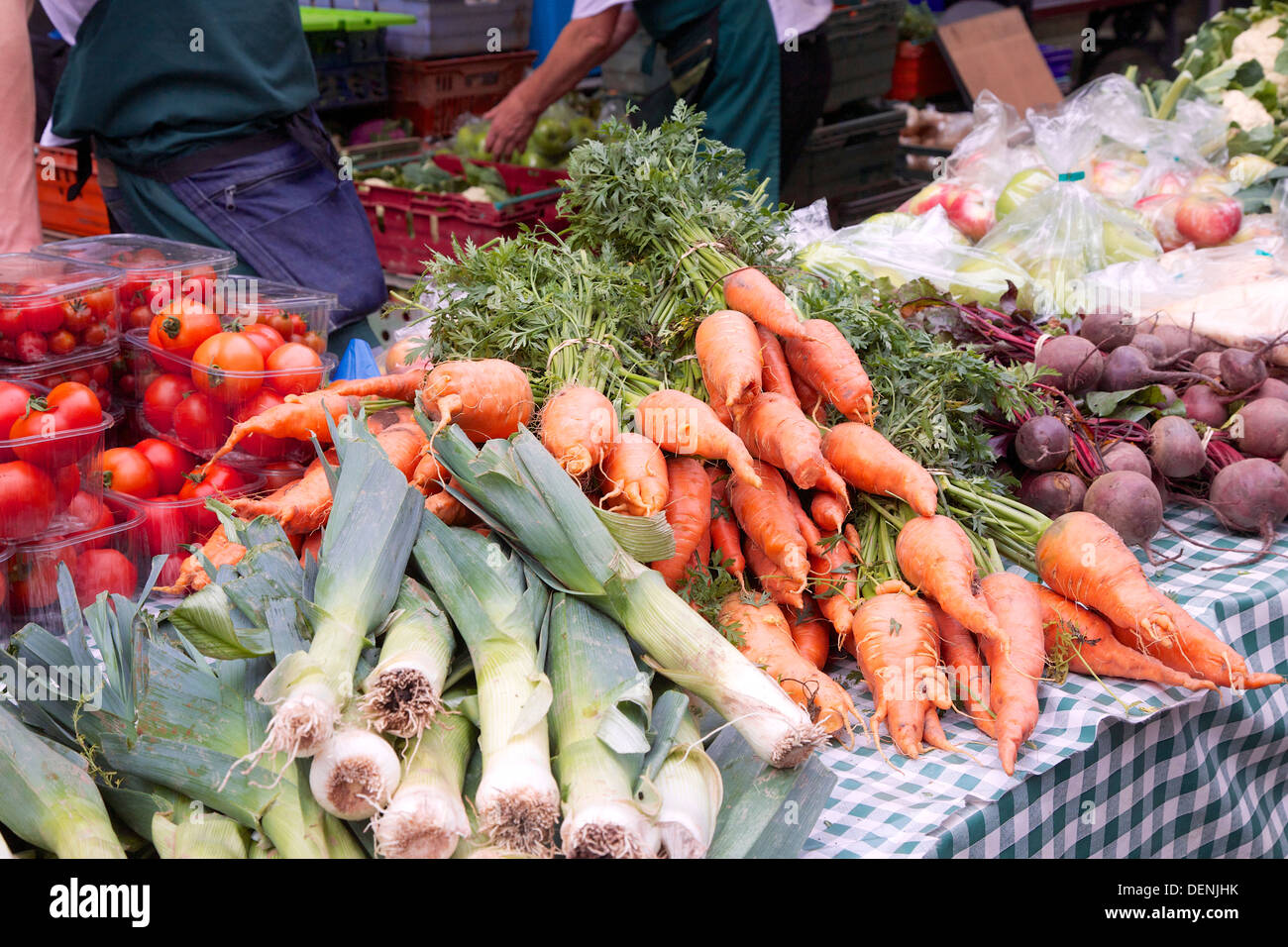 Fresh vegetable stall at Abergavenny Food Festival 2013 Stock Photo - Alamy