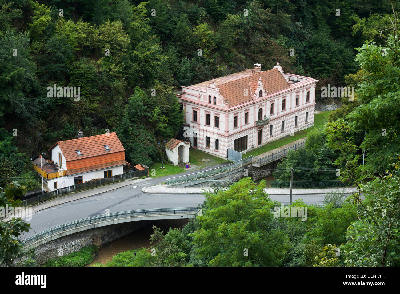 House road hi-res stock photography and images - Alamy