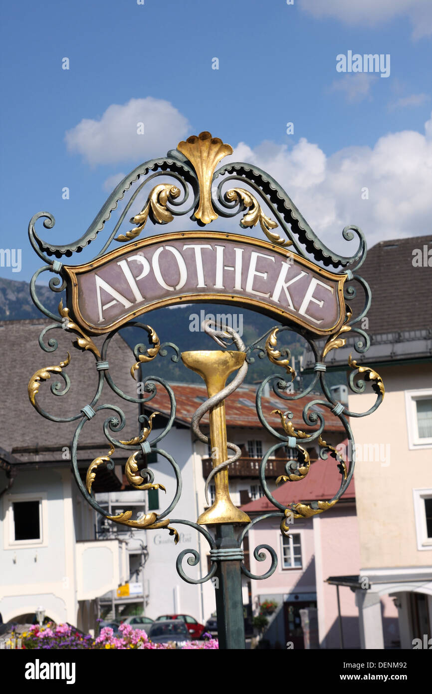 Apotheke sign hi-res stock photography and images - Alamy