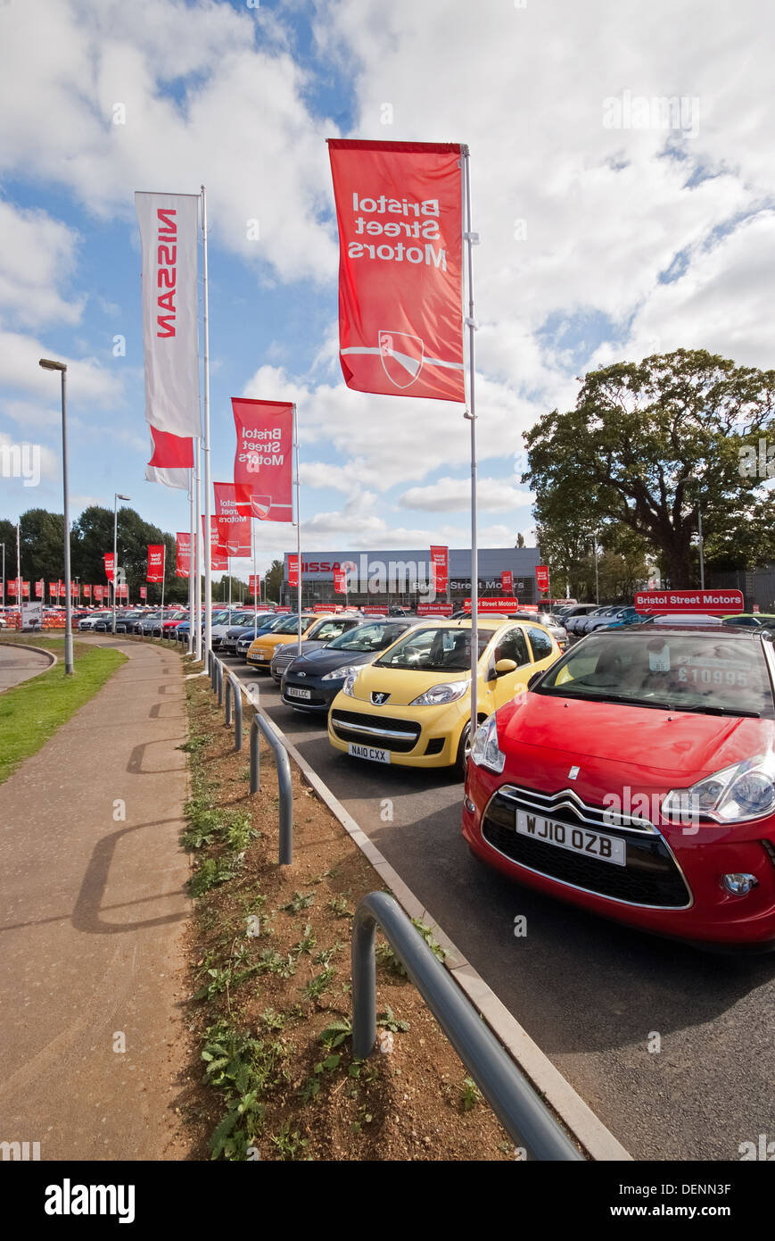 Sales forecourt hi-res stock photography and images - Alamy