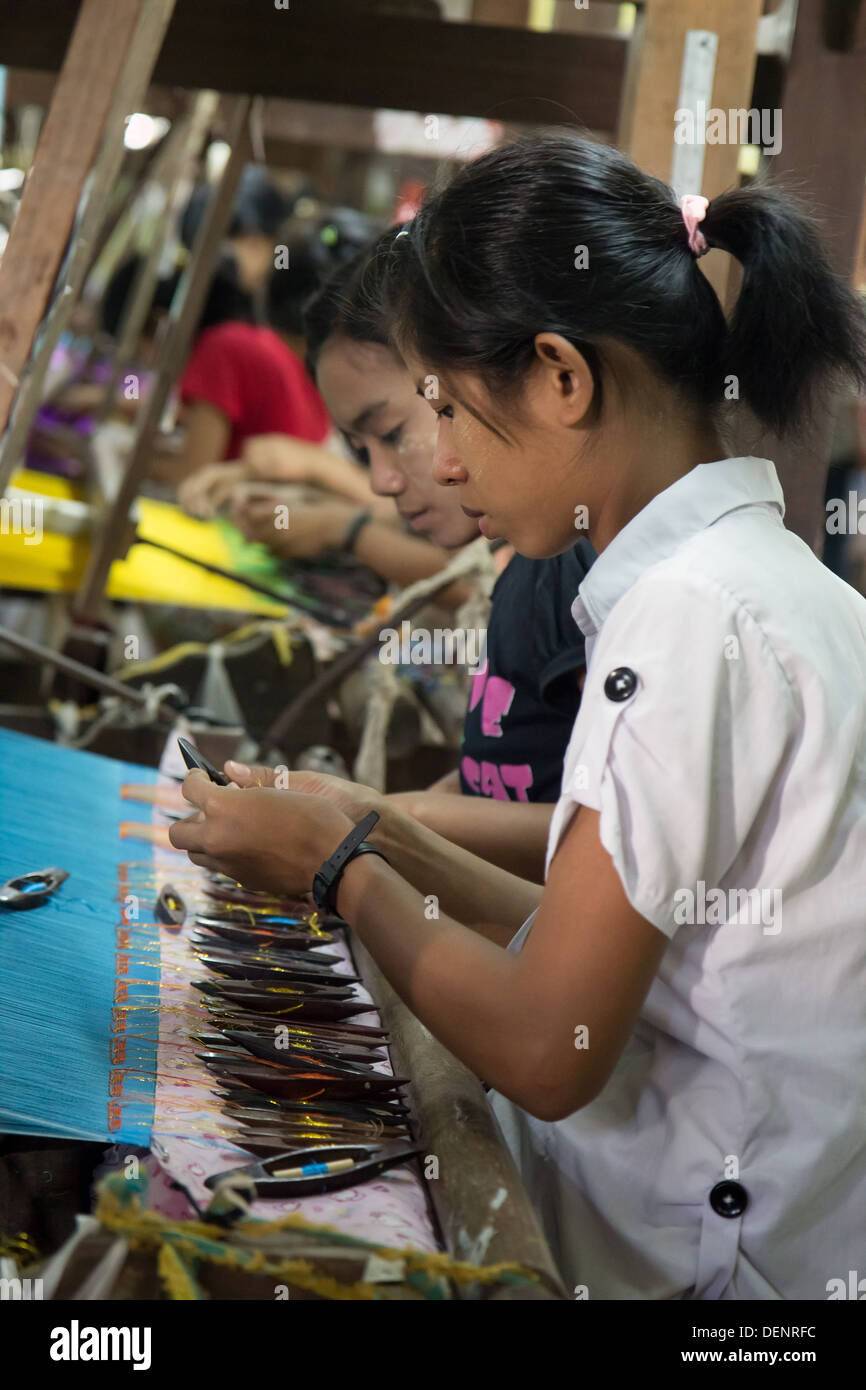 Woman weaving machine hi-res stock photography and images - Alamy