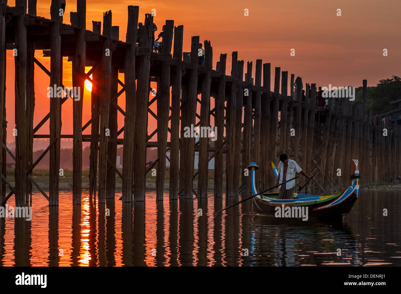 U pain bridge (myanmar) hi-res stock photography and images - Alamy