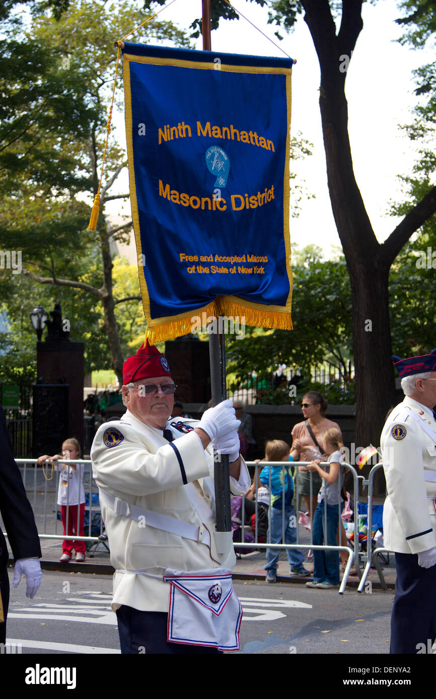 Masonic uniform hi-res stock photography and images - Alamy