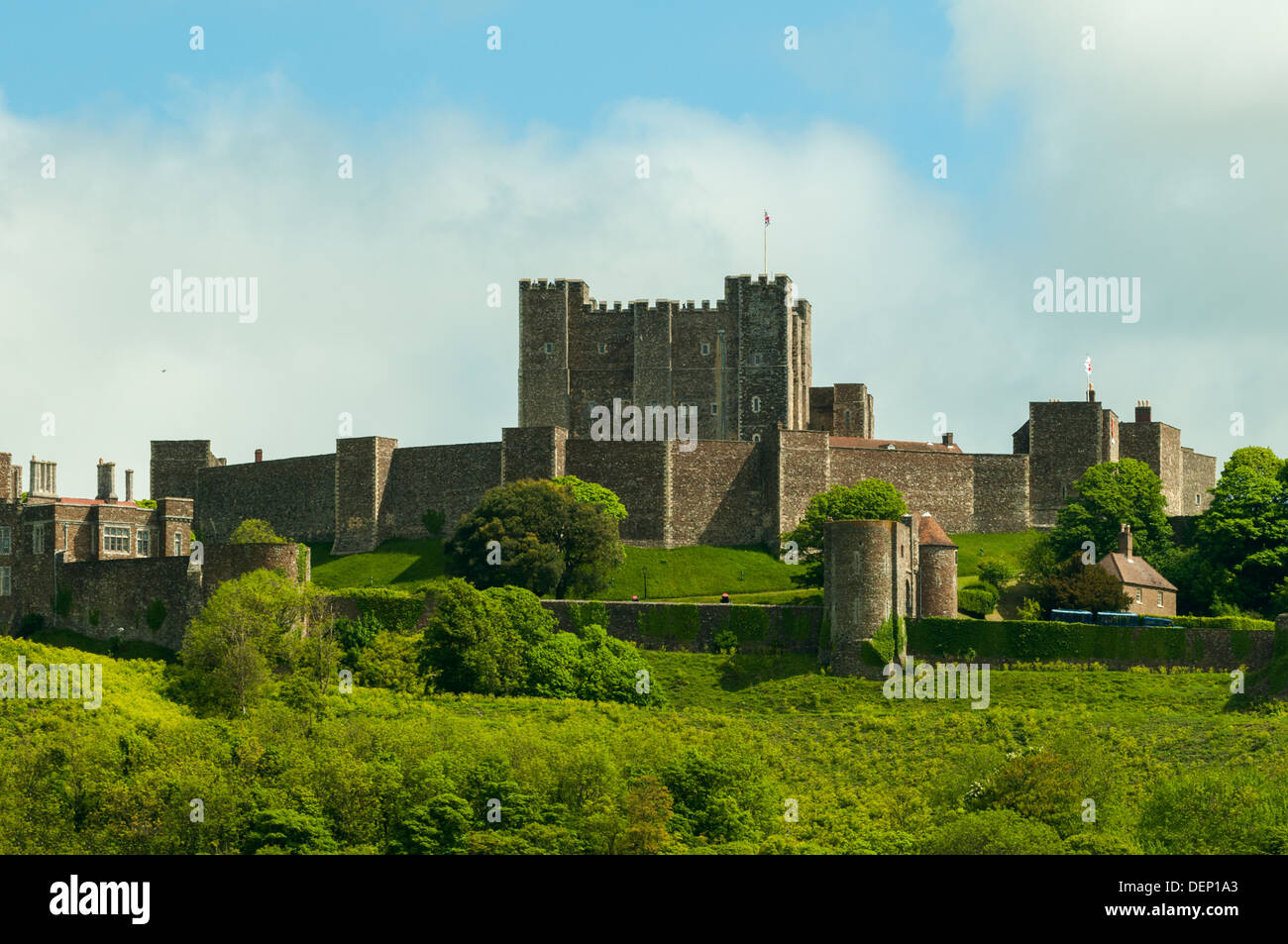 Dover castle hi-res stock photography and images - Alamy