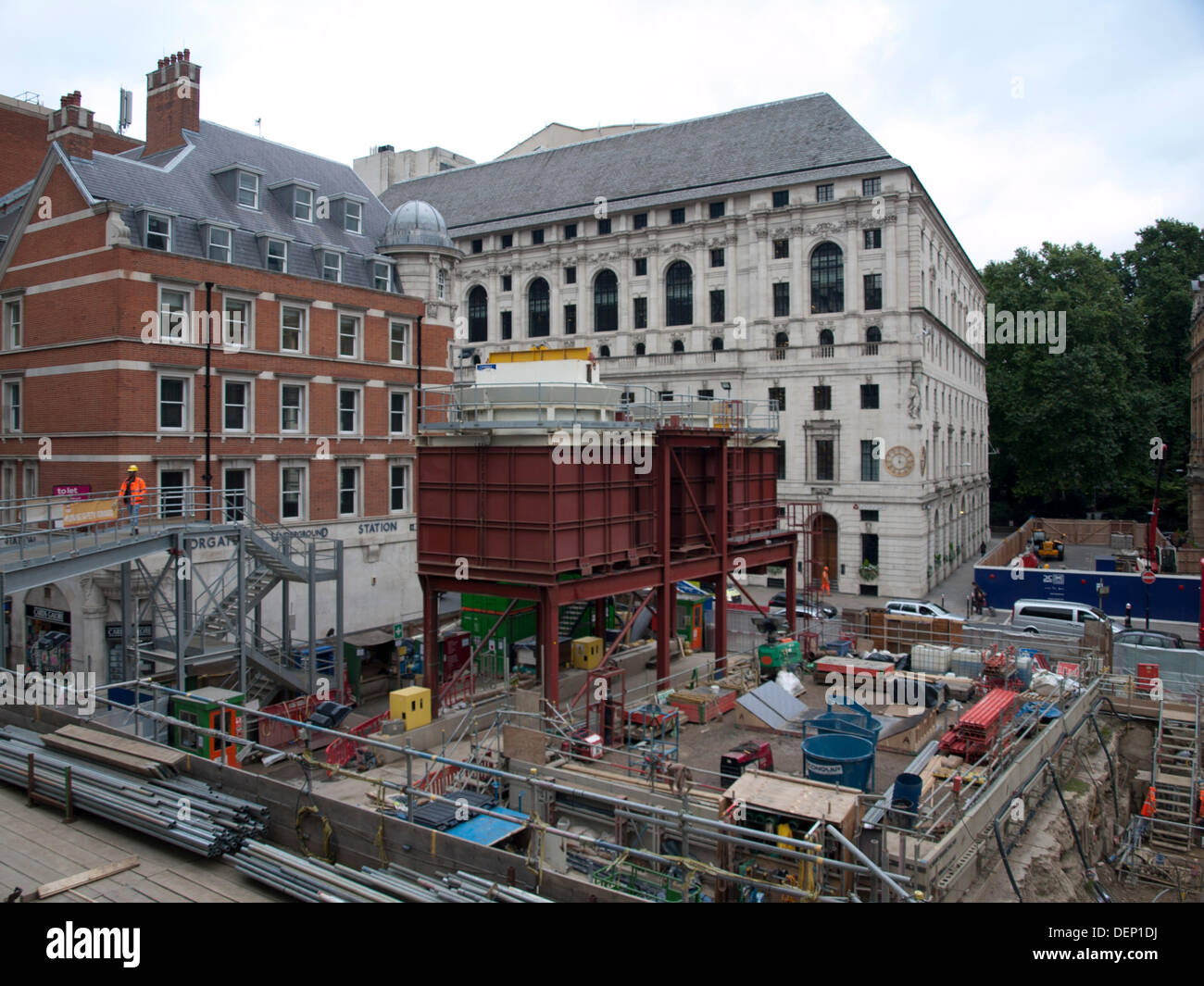 Crossrail moorgate station hi-res stock photography and images - Alamy
